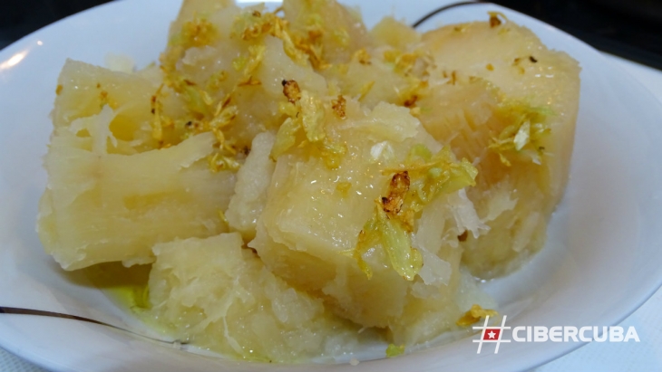 Yuca En Mojo De Ajo