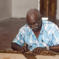 GALERÍA: Así se confecciona el tabaco más grande del mundo