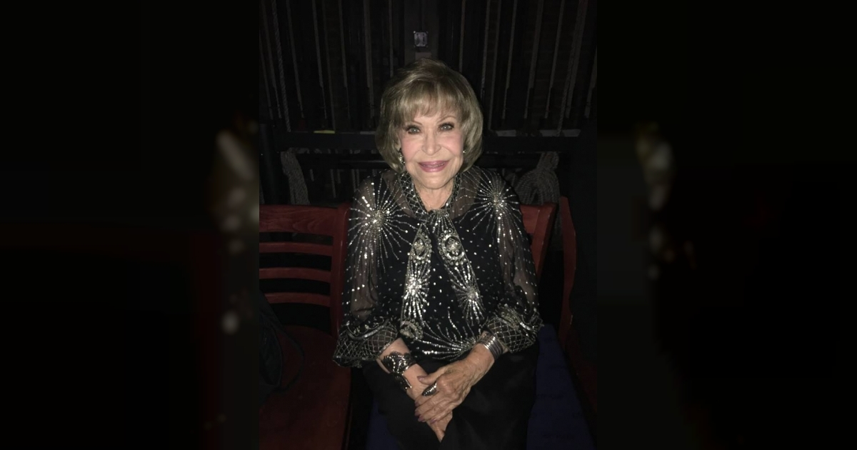 Cantante cubana Olga Chorens se siente honrada por recibir premio en Miami