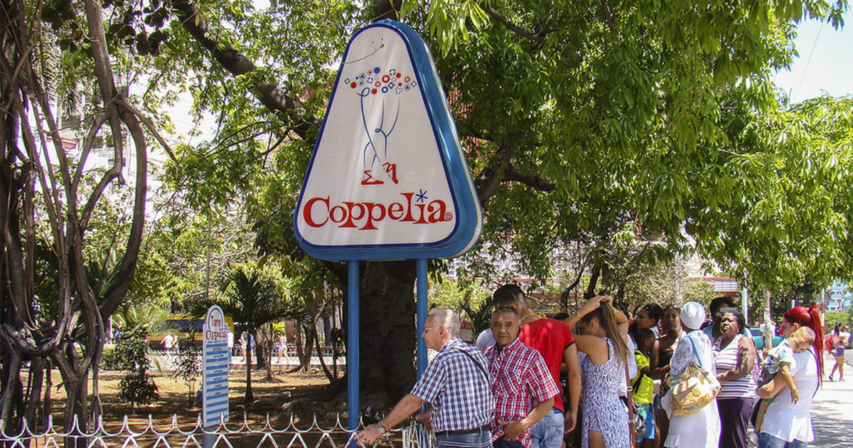 Reabre este martes la heladería Coppelia, en La Habana