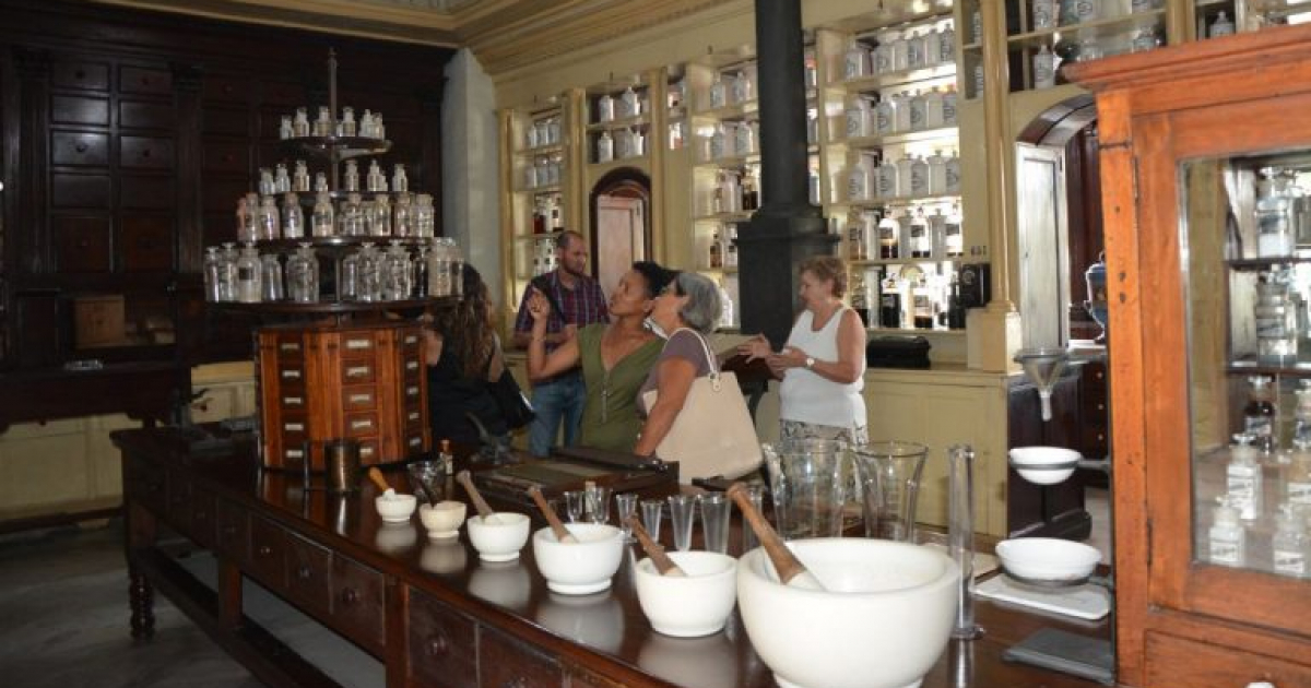 Auténtica botica francesa, única del mundo, en la ciudad de Matanzas