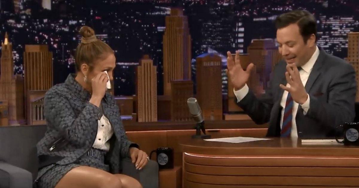 Jennifer Lopez se emociona en el show de Jimmy Fallon al recordar su ...
