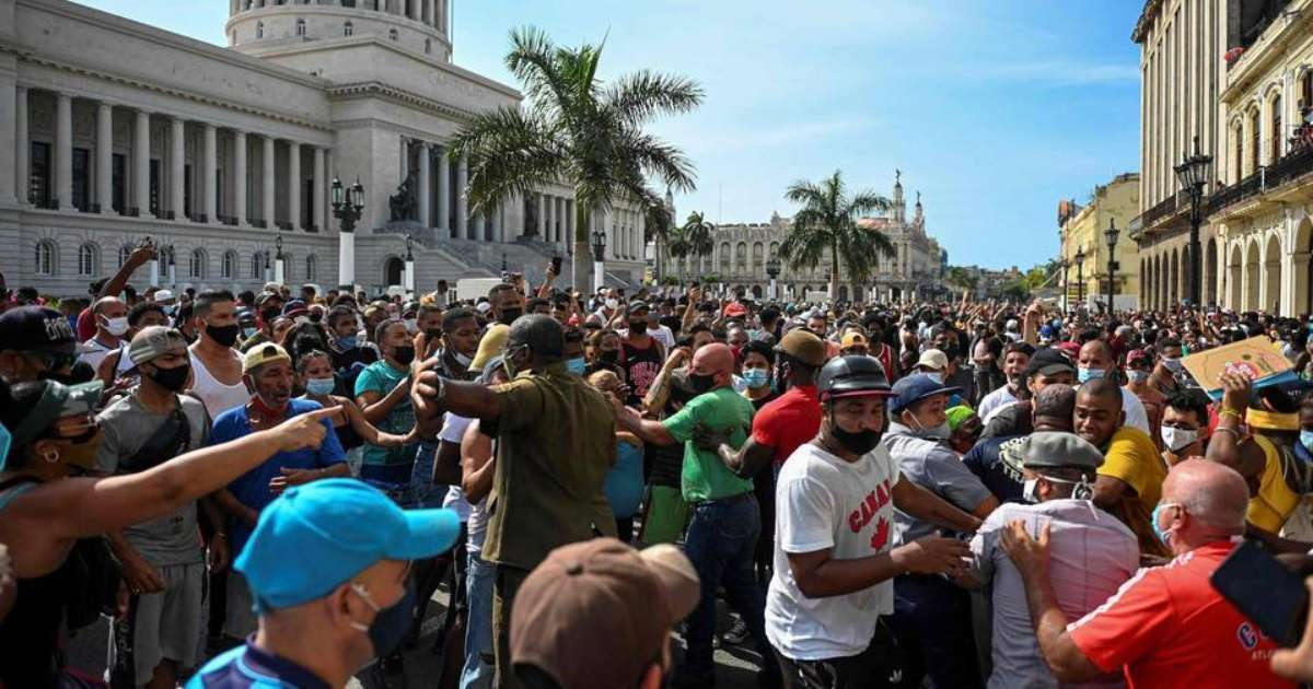 Activistas, periodistas y artistas independientes debaten en Twitter ...