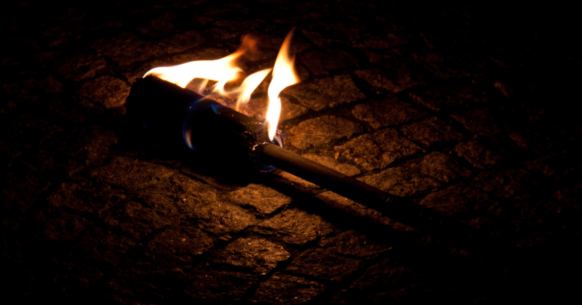 Denuncian uso de antorchas en calabozos del Combinado del Este