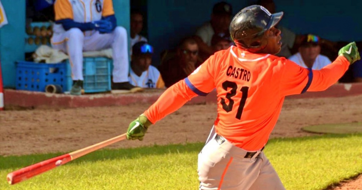 Tunero Danel Castro rompe récord de hits en la pelota cubana