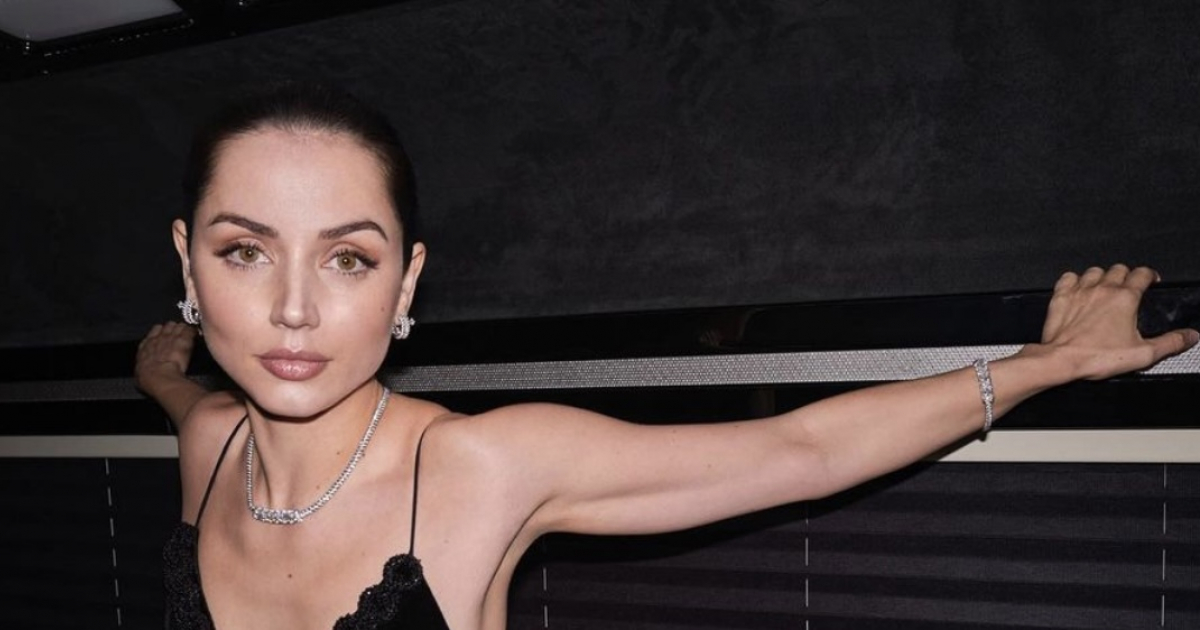 Ana De Armas Llega A La Alfombra Roja De Los Globos De Oro Con