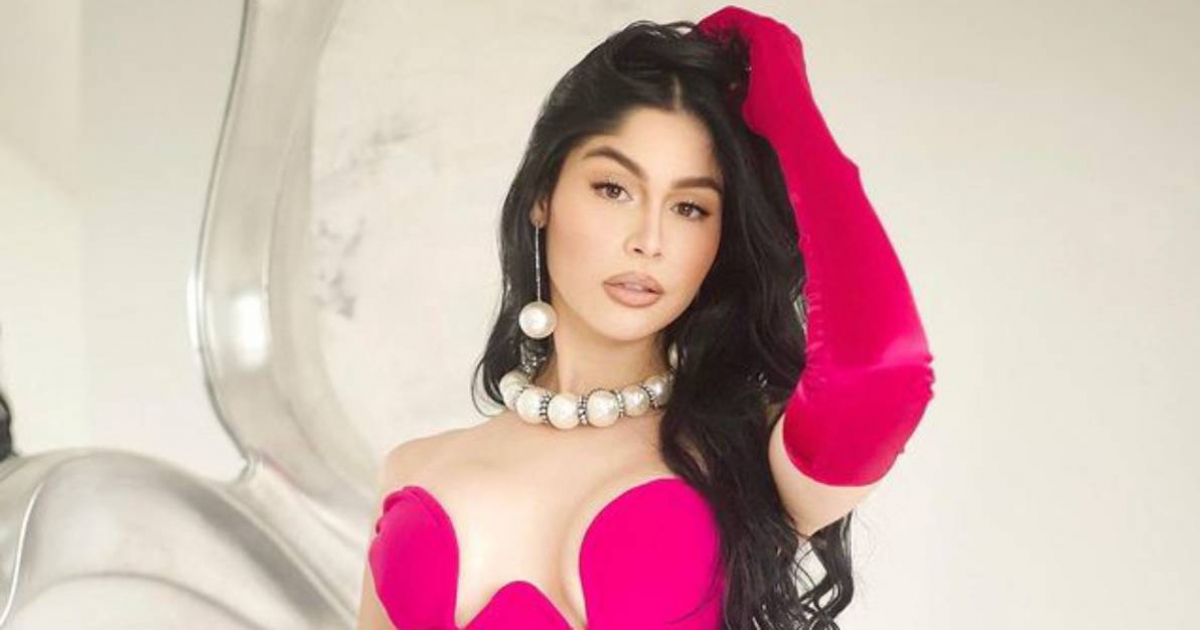 Daniela Reyes deslumbrante en las redes con un total look pink