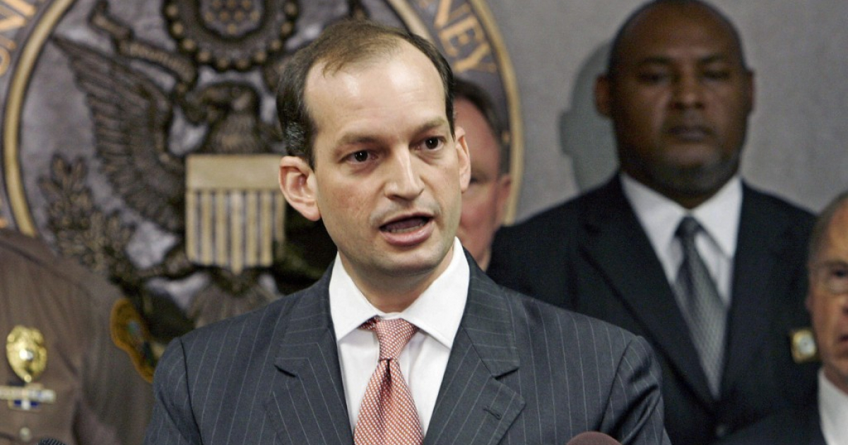 Senado confirma al cubanoamericano Alexander Acosta como secretario de ...