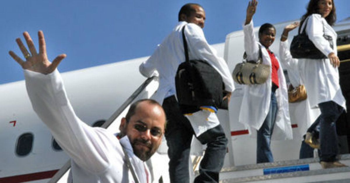 20 médicos cubanos viajan a Jamaica para ayudar en programas de salud