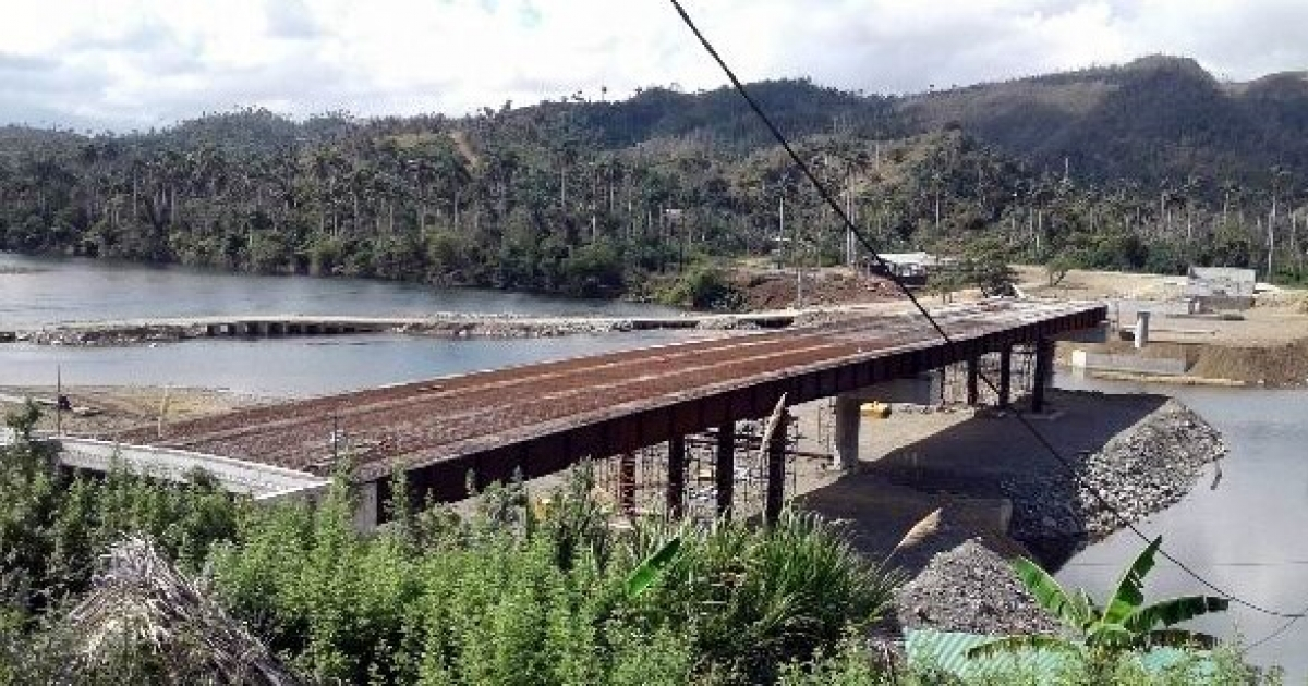 El gobierno de Cuba reconstruye el puente sobre el río Toa con la ayuda ...