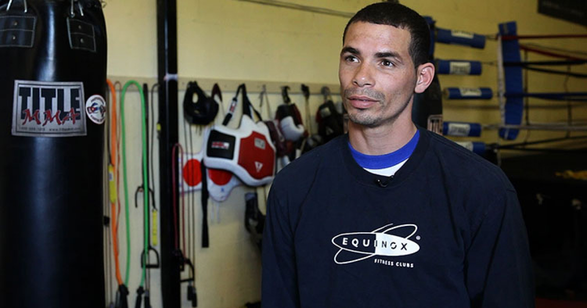 Ex campeón mundial cubano Richard Abril regresará al boxeo